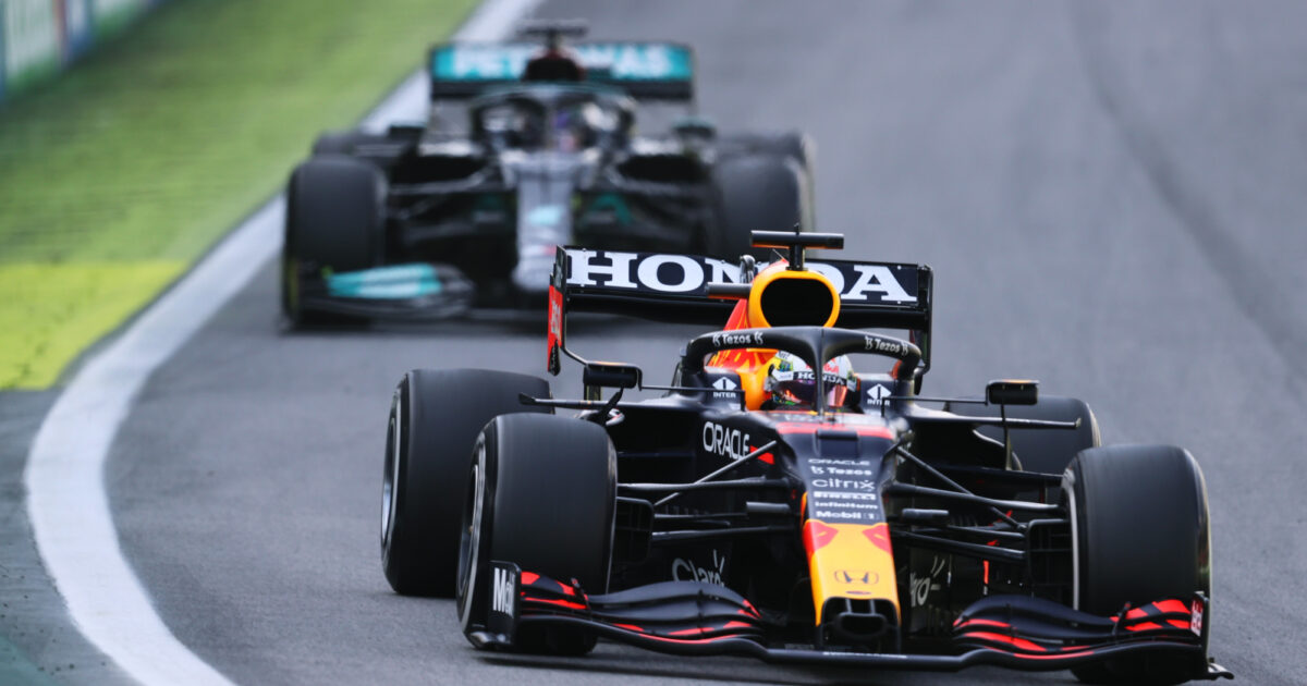 Verstappen reageert op incident met Hamilton: "Dat was fair racen" | RacingNews365