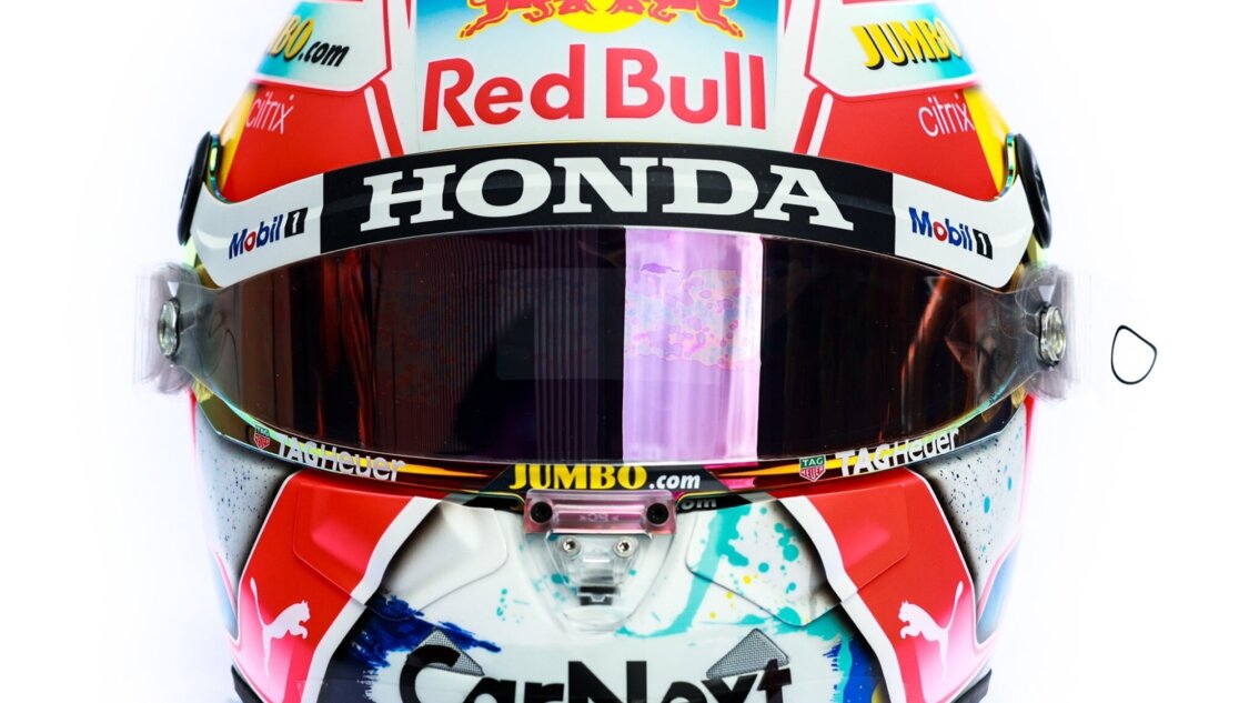 Verstappen onthult speciale helm voor Grand Prix van Nederland | RacingNews365