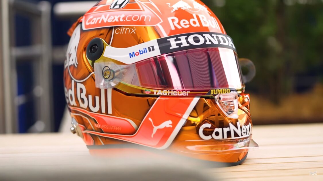 Verstappen onthult speciale helm voor GP België | RacingNews365