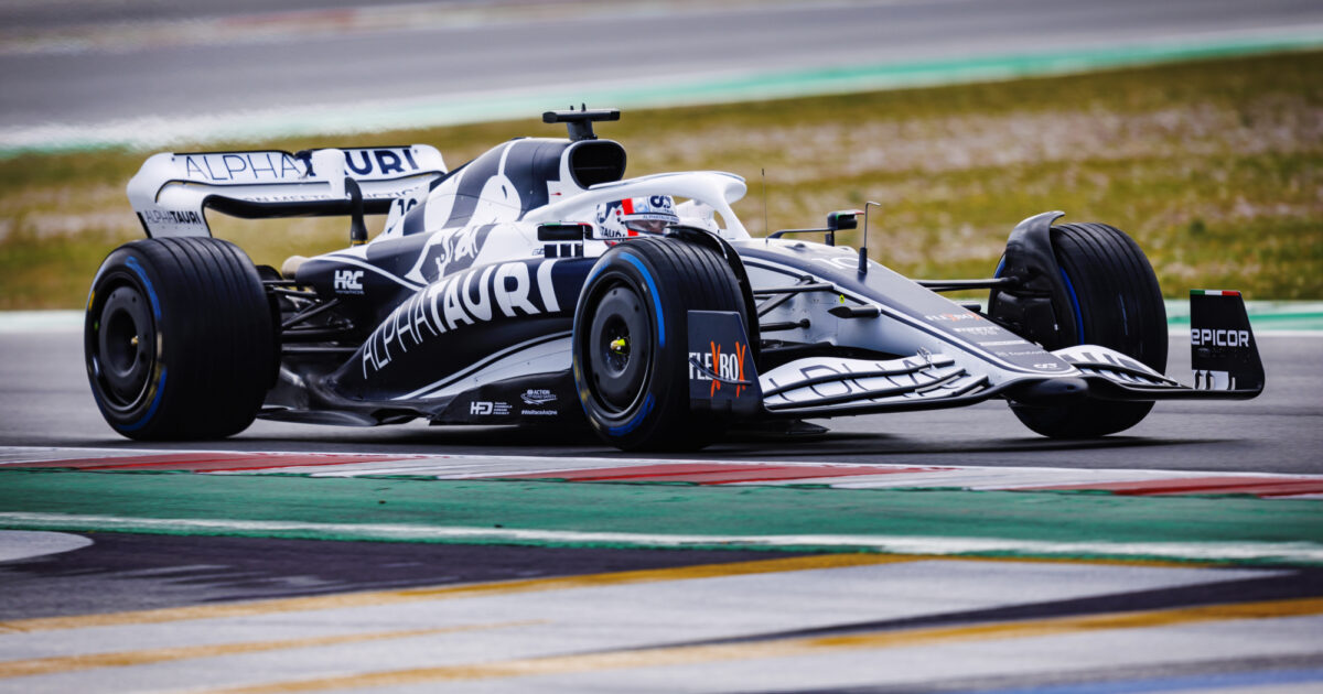 Video: A first look at AlphaTauri's 2022 F1 car on track | RacingNews365