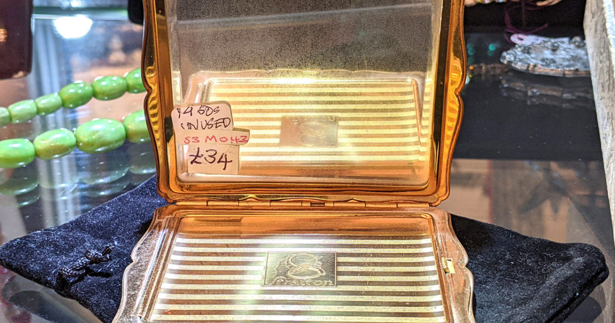 U53 1950's Stratton Compact Case 34 _02