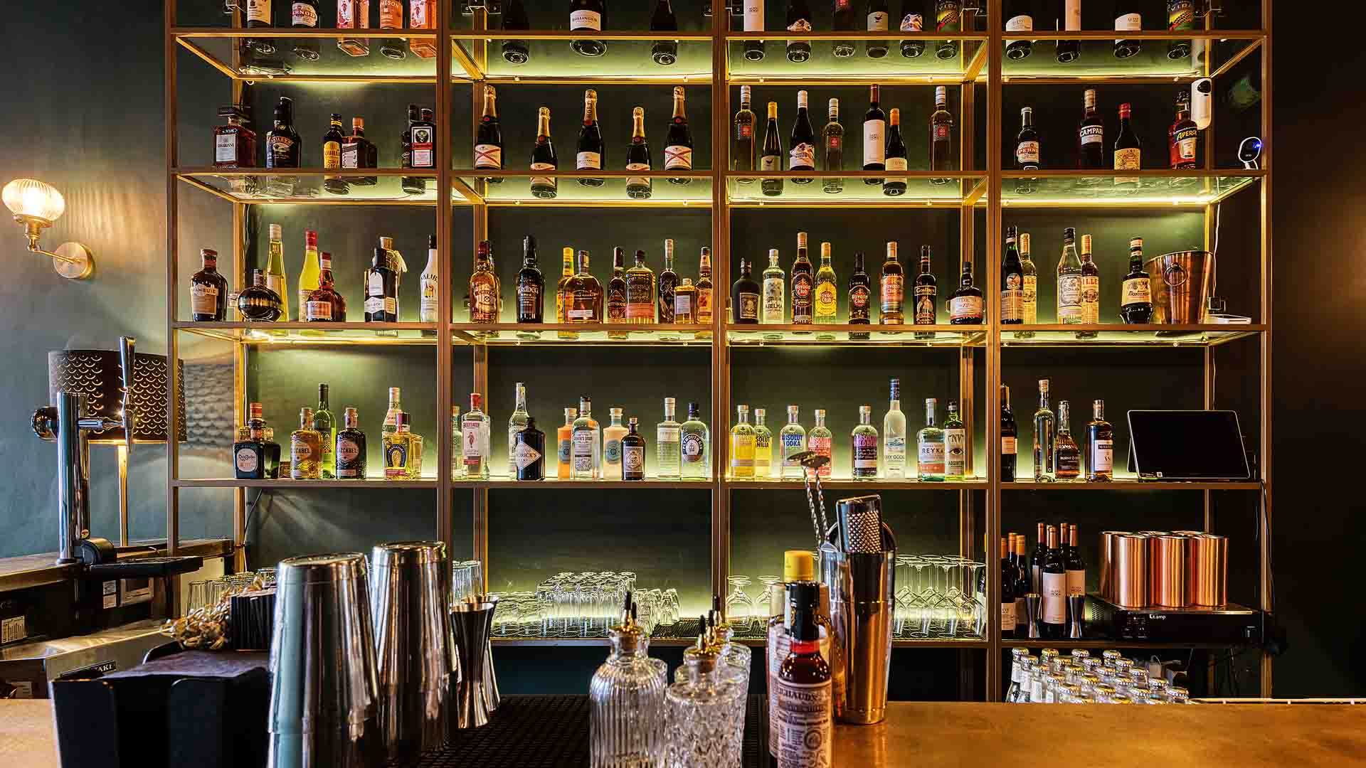 Mini Bar by SaSi Studio