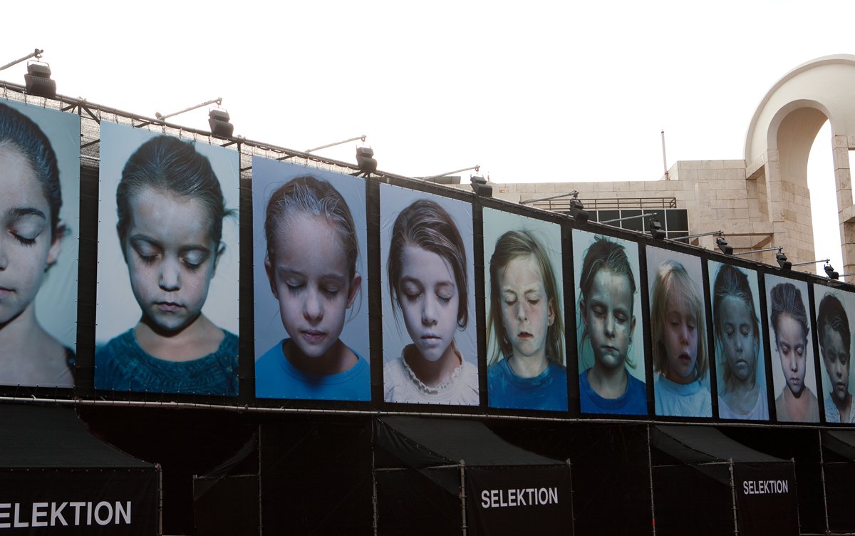 Gottfried Helnwein | WORKS | Photography | Selektion - Neunter November ...