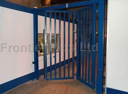 Bi-folding Gates by Frontier Pitts