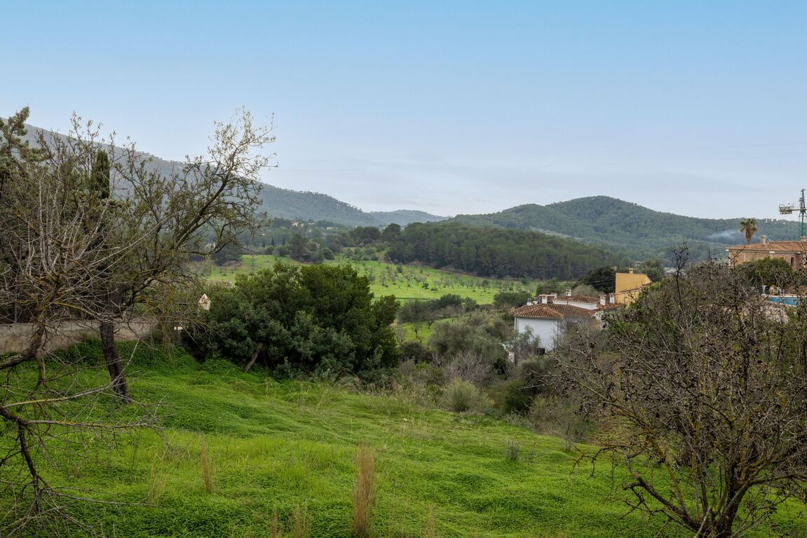 LE-Homes | South-facing plot with views, a short distance from the…