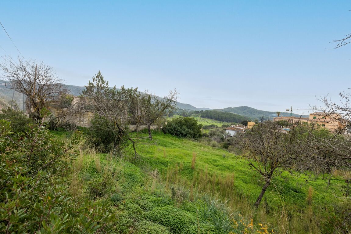 LE-Homes | South-facing plot with views, a short distance from the…