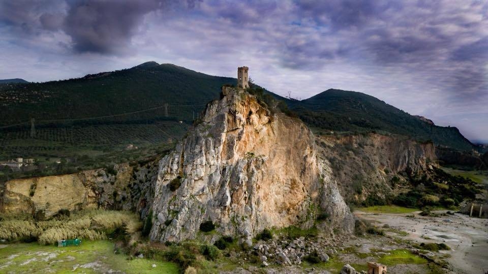 Torre degli Upezzinghi in Caprona / Luoghi / Vivere il comune / Home ...