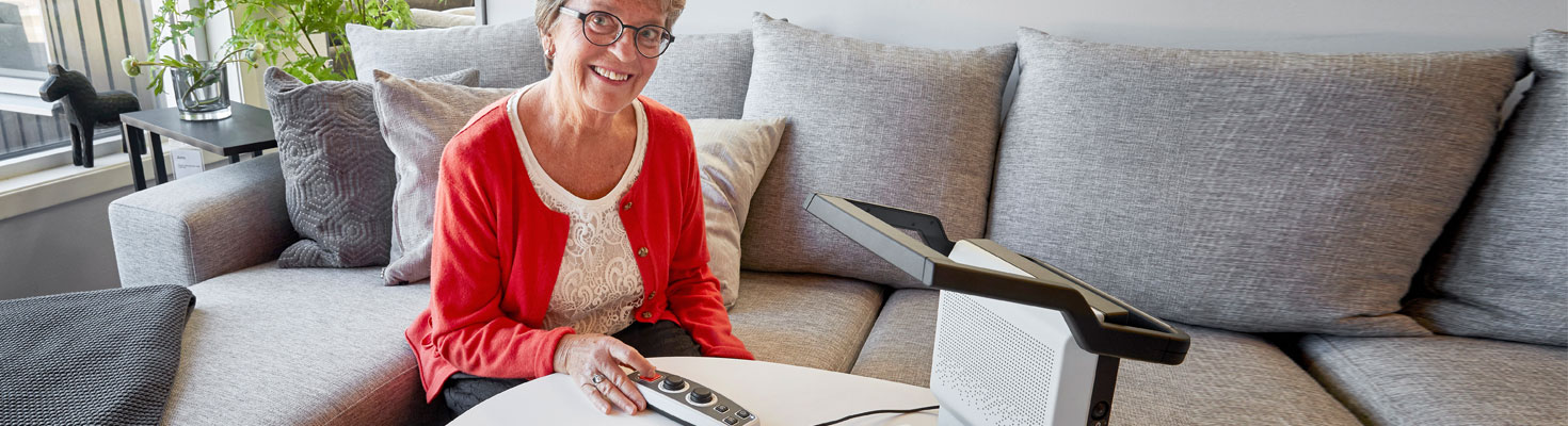 The reading machine MagniLink Voice 2 simply reads out printed text.