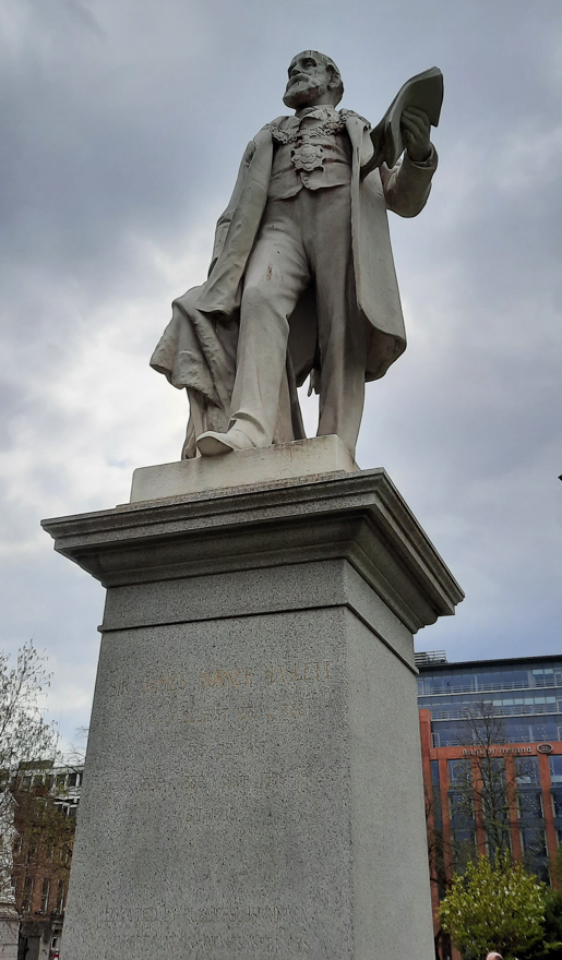 Sir James Haslett Memorial - Stone Database NI