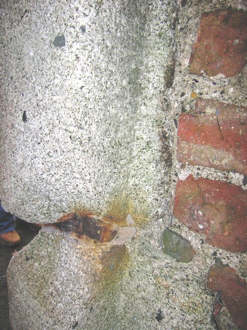 Gates of Scarva House - Stone Database NI