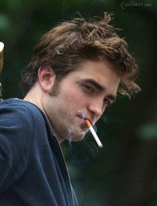 18 Celebrities You Didn't Know Smoked Cigarettes | CollegeTimes.com