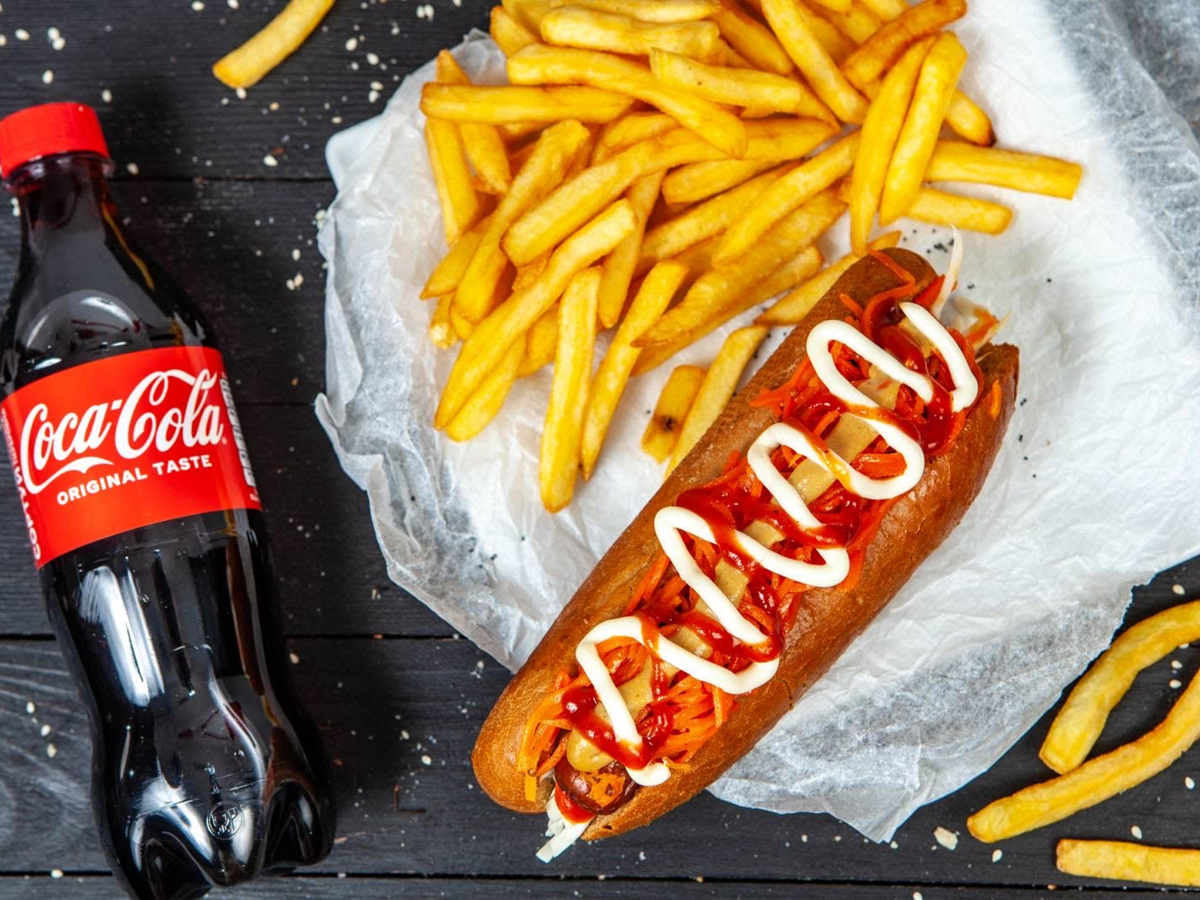 Meniu hot dog clasic + Coca-Cola din Peppe Rotte în Chişinău | STRAUS