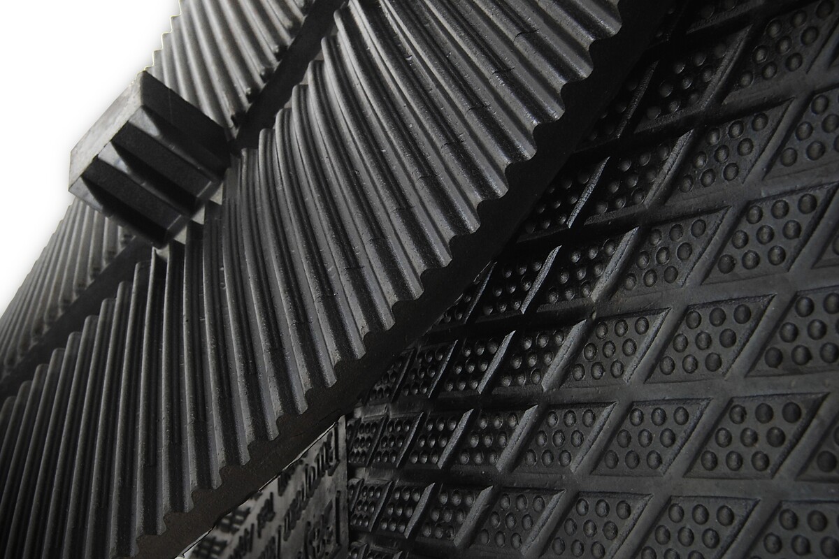 SR Slat Rubber - Teemore Engineering - Livestock Housing Specialists