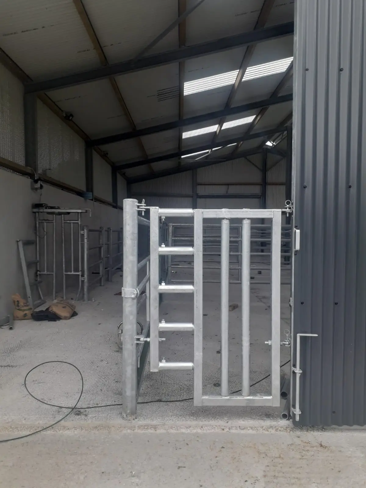 5 Bar Short Calf Creep End - Teemore Engineering - Livestock Housing ...