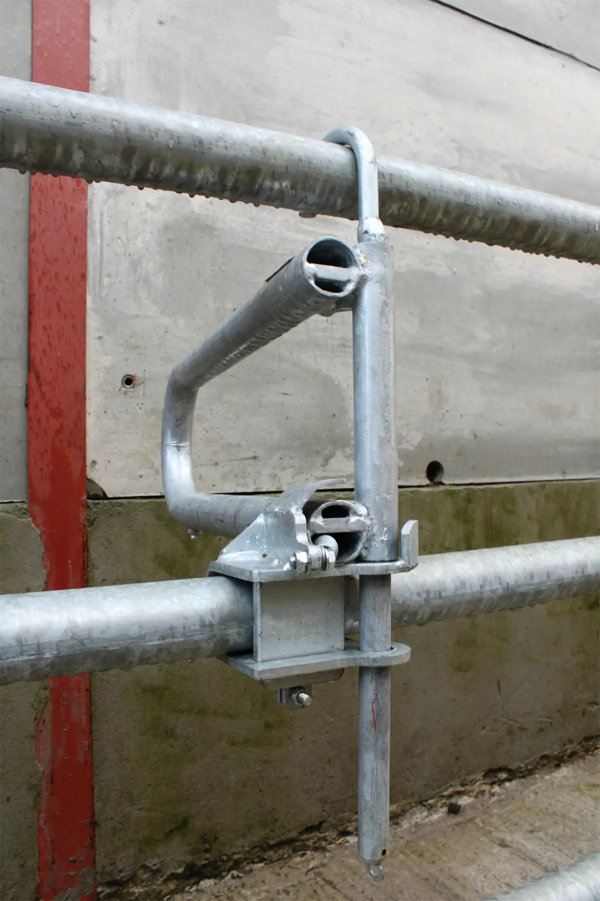 Anti-backing Bar - Teemore Engineering - Livestock Housing Specialists