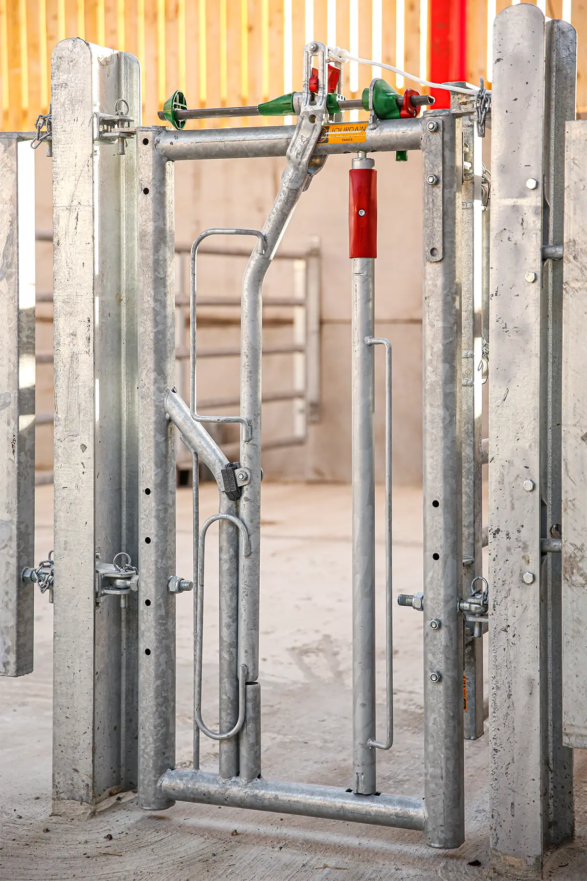 Jourdain Single Calving Yoke and Operating Gate - Teemore Engineering ...