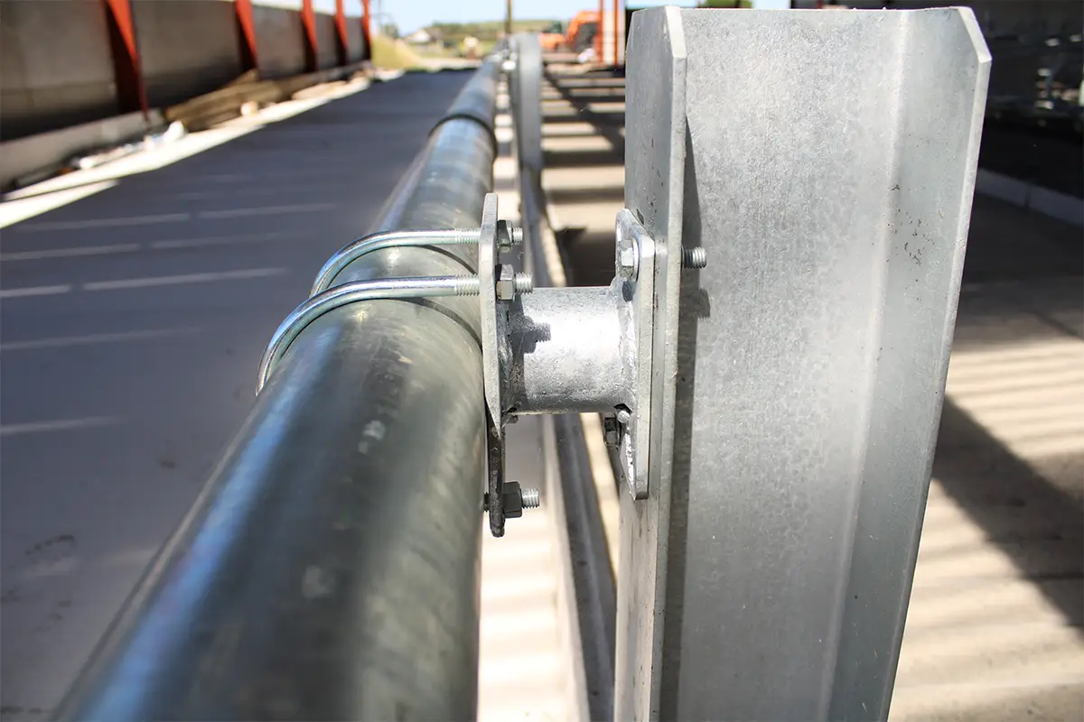 Single Pipe Neck & Rail Spacer Bracket - Teemore Engineering ...