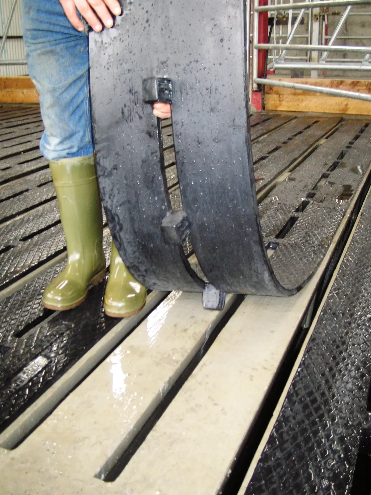 SR Slat Rubber - Teemore Engineering - Livestock Housing Specialists