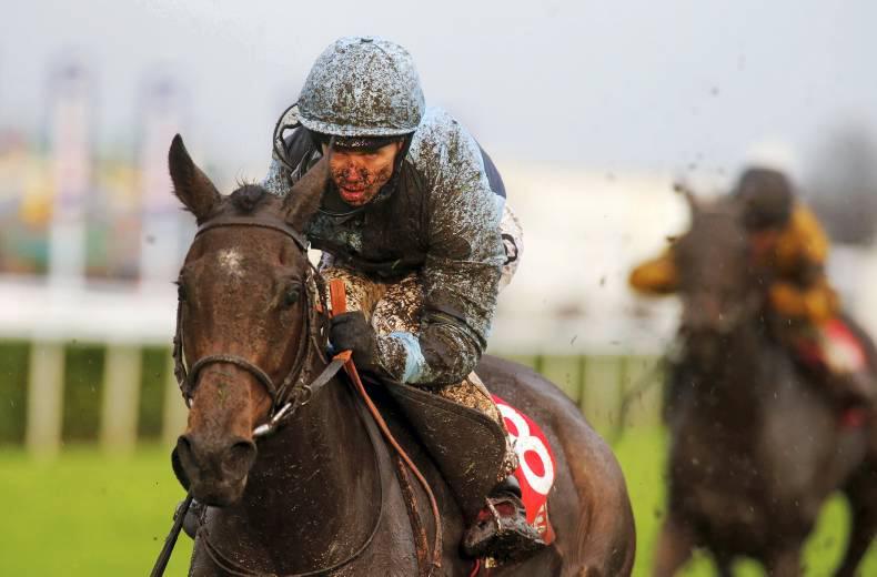 BRITAIN: Lee shows he's a ladies man 10 July 2015 Premium