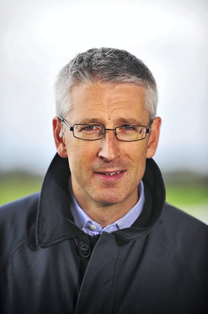 Gary O'Brien wins the 2015 Ladbrokes The Irish Field Nap Table 01 ...