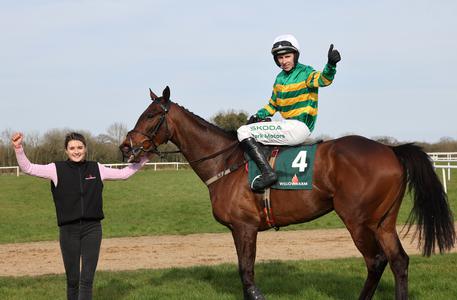 VIDEO: Spillane's Tower gives Grade 1 success to Jimmy Mangan 31 March ...