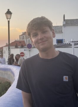 Jules, Brighton Tutor | First Tutors