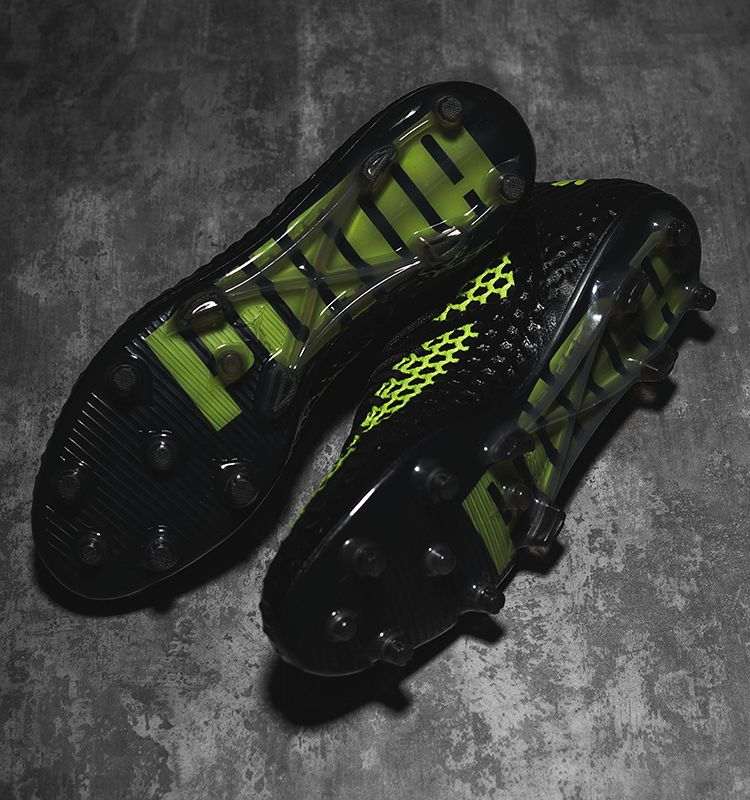 Buy your PUMA FUTURE boots on unisportstore.com