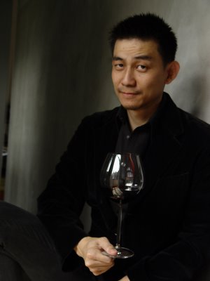 Yu-Sen Lin, escritor especializado en vinos y sumiller