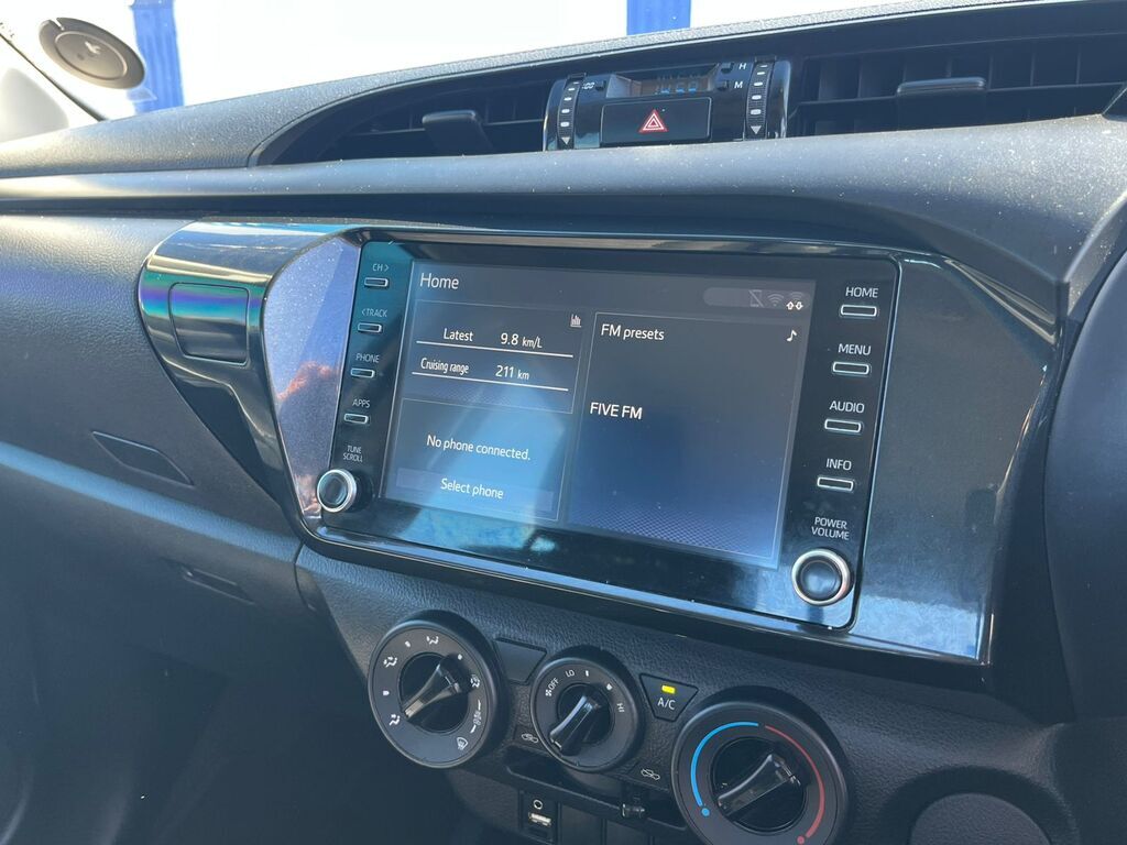 TOYOTA HILUX - King Cars