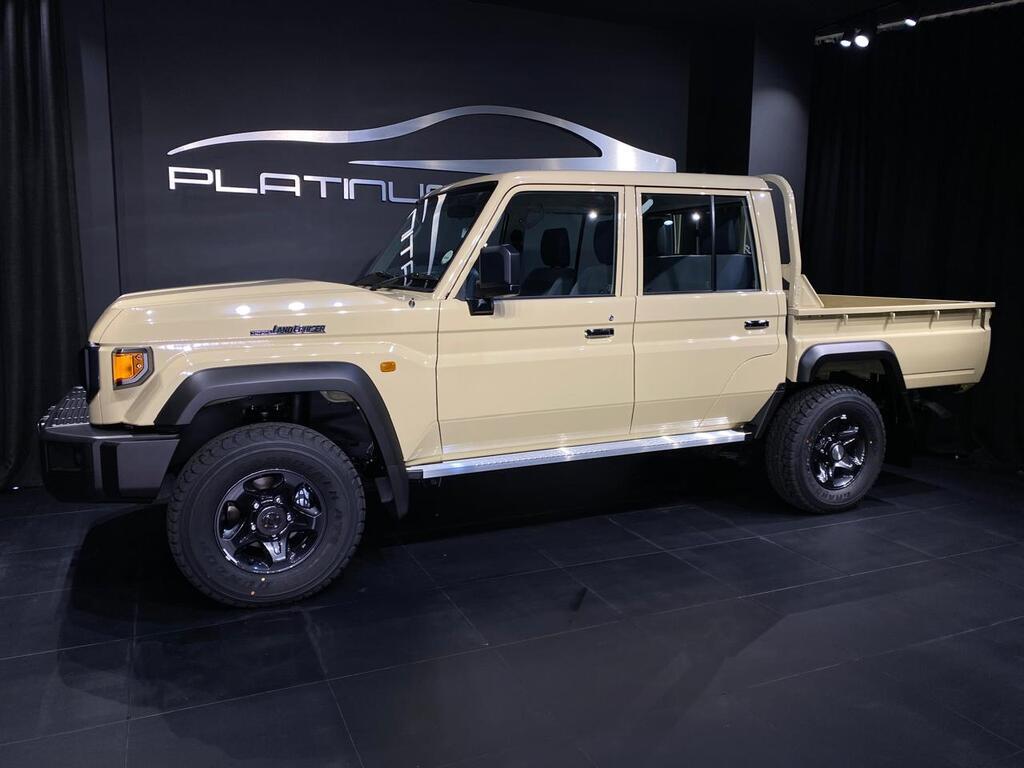 TOYOTA LAND CRUISER 79 2.8 GD-6 P/U D/C A/T - Platinum Wheels