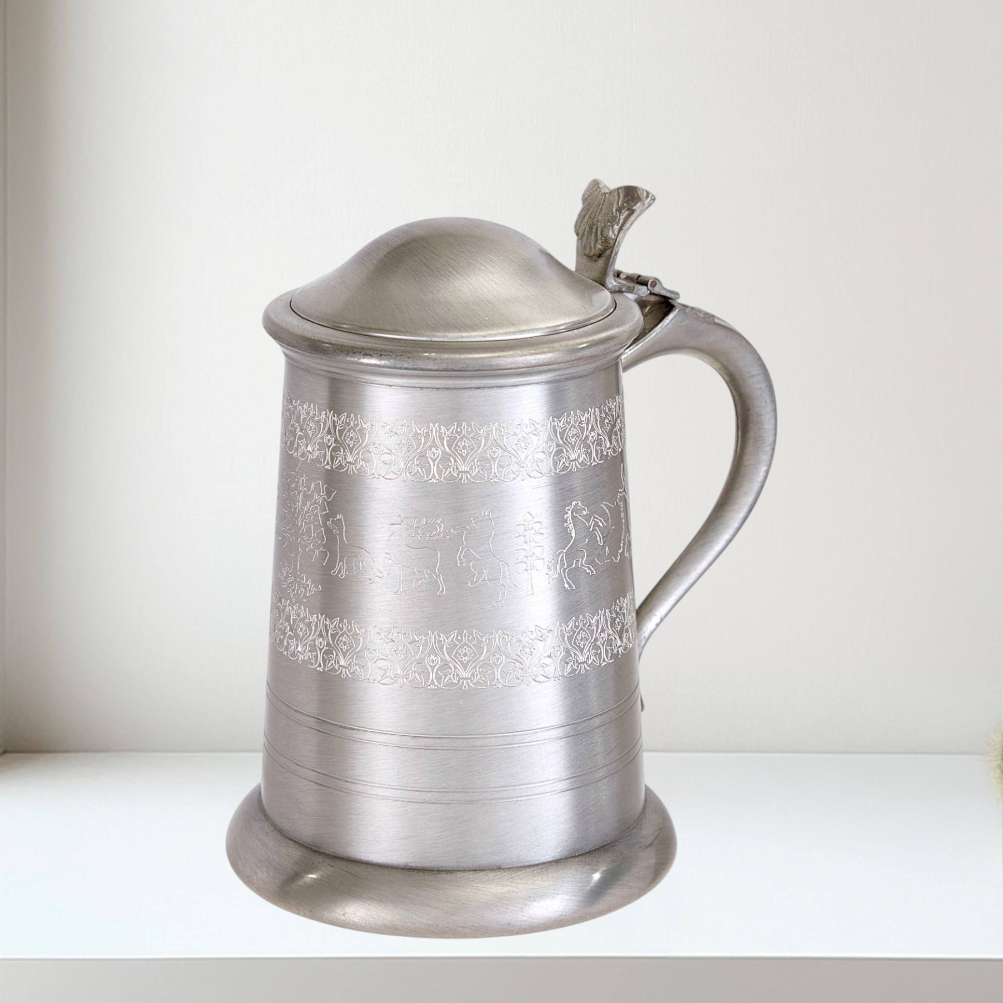 Medieval Hunting Scene Lidded Tankard