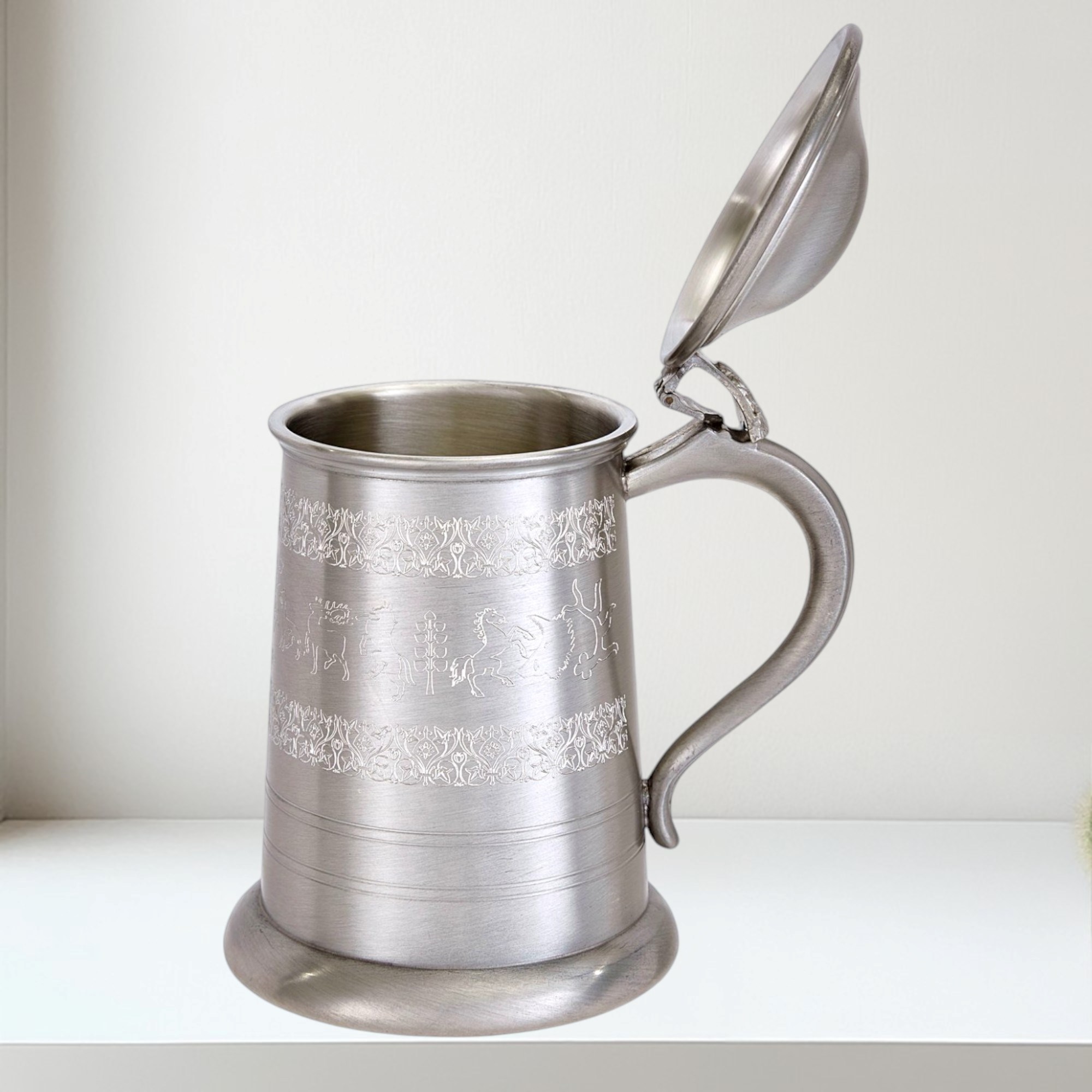 Medieval Hunting Scene Lidded Tankard